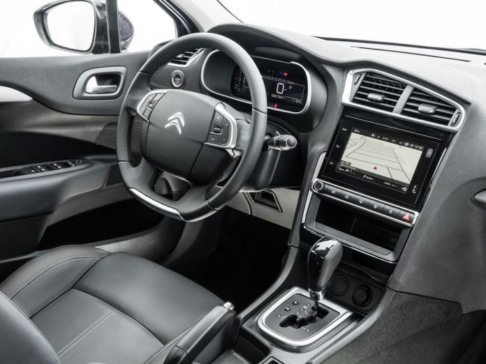 Citroën C4 Lounge estreia mais equipado e com novo visual - Motor Show