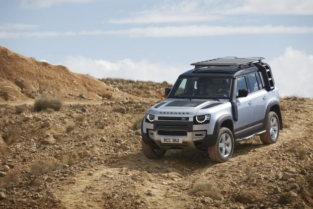Novo Land Rover Defender vira híbrido e chega ao Brasil em 2020