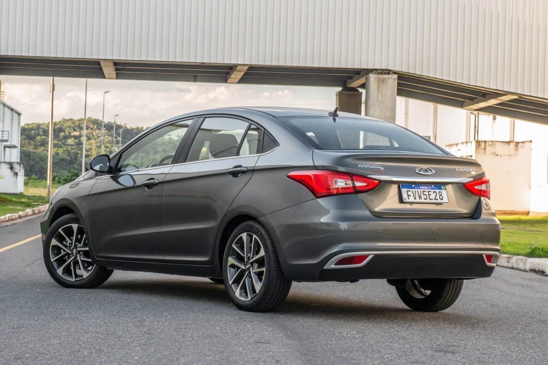 Novo Arrizo 5 ganha câmbio de 9 marchas; veja preços - Motor Show