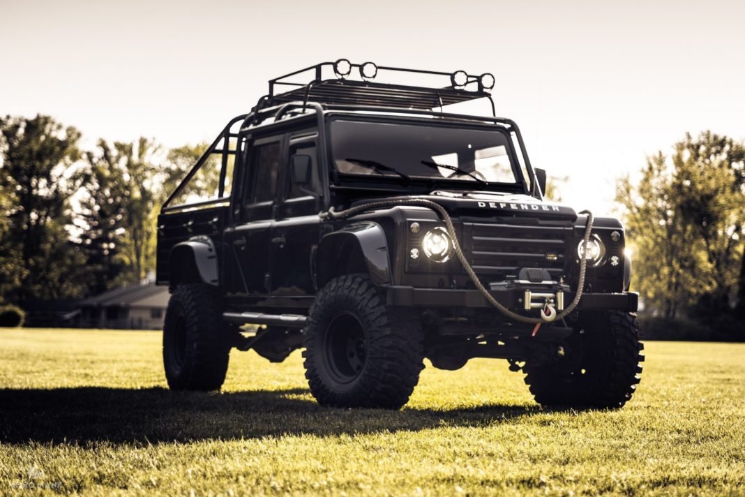 Land Rover Defender inspirado em "007" é anunciado - Motor Show