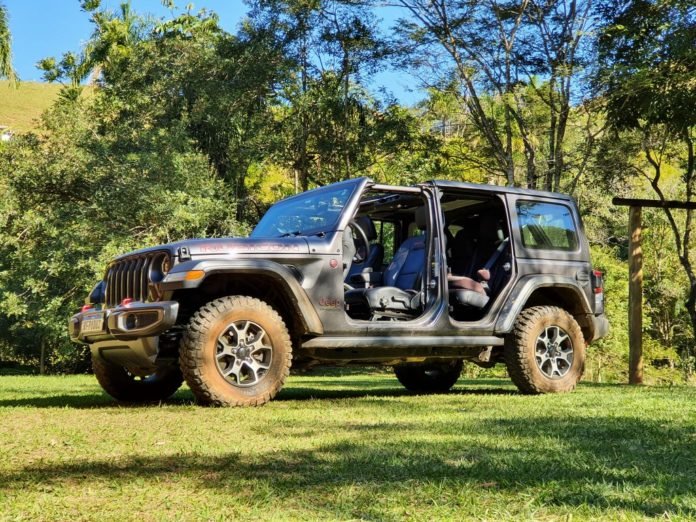 Carros pra casar: Jeep Wrangler Rubicon é o que todo SUV sonha ser ...