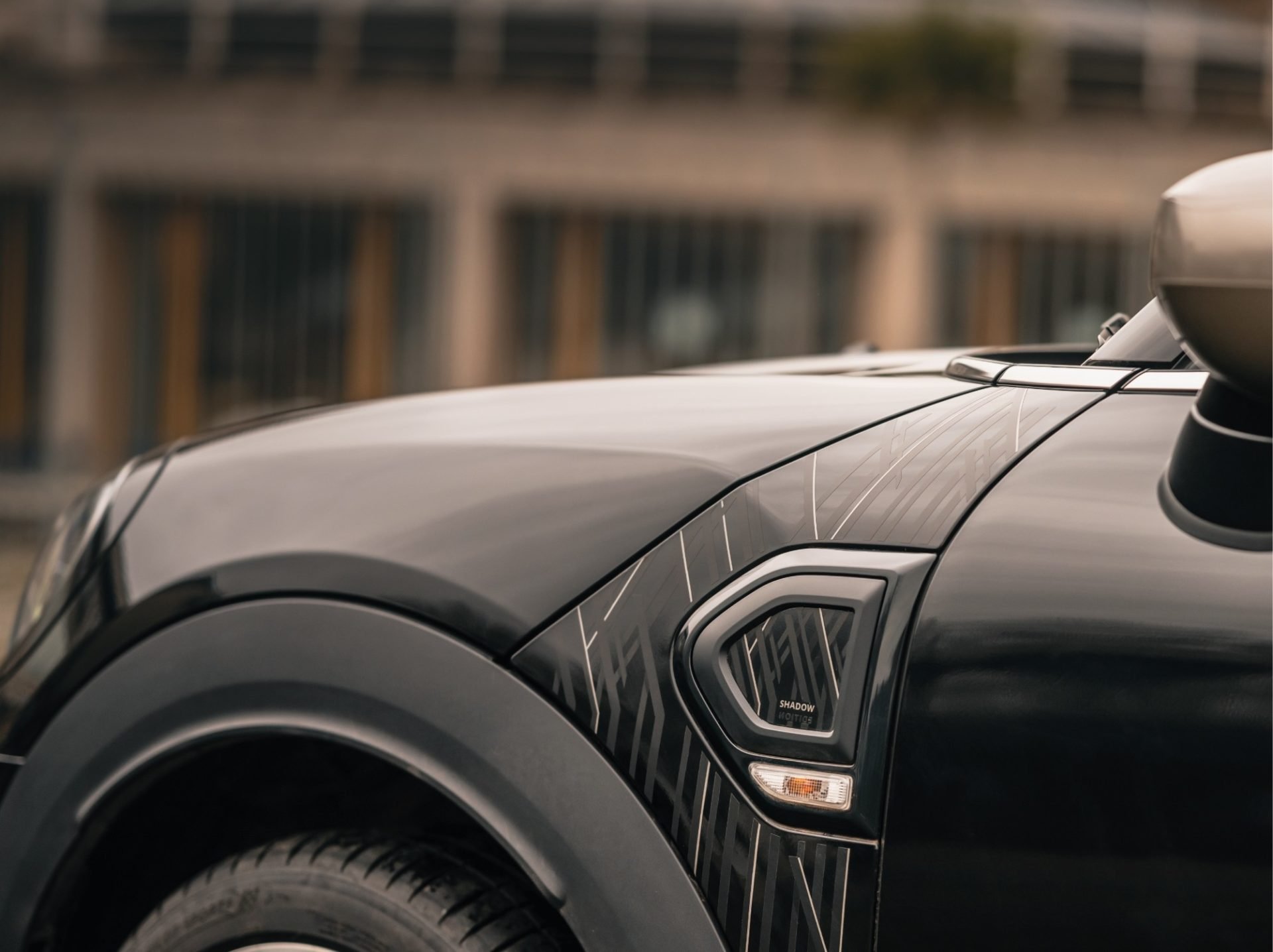 Mini lança versão Shadow Edition do Cooper S E Countryman no Brasil