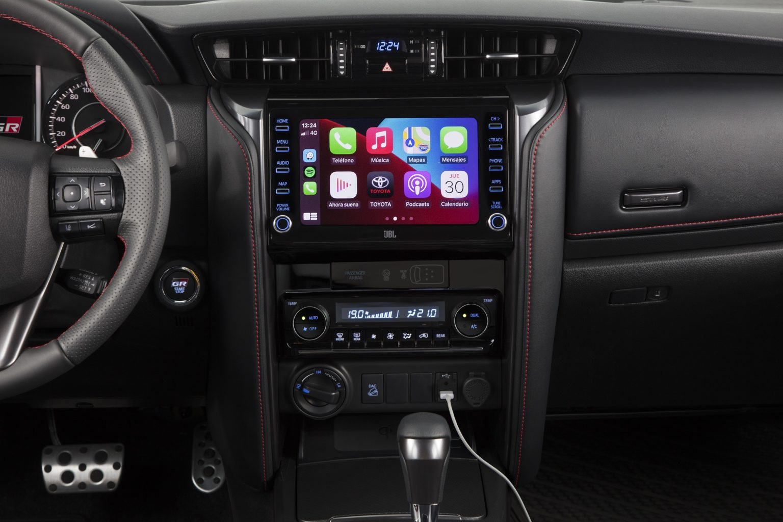 Toyota lança SW4 no Brasil com visual esportivo; veja o preço