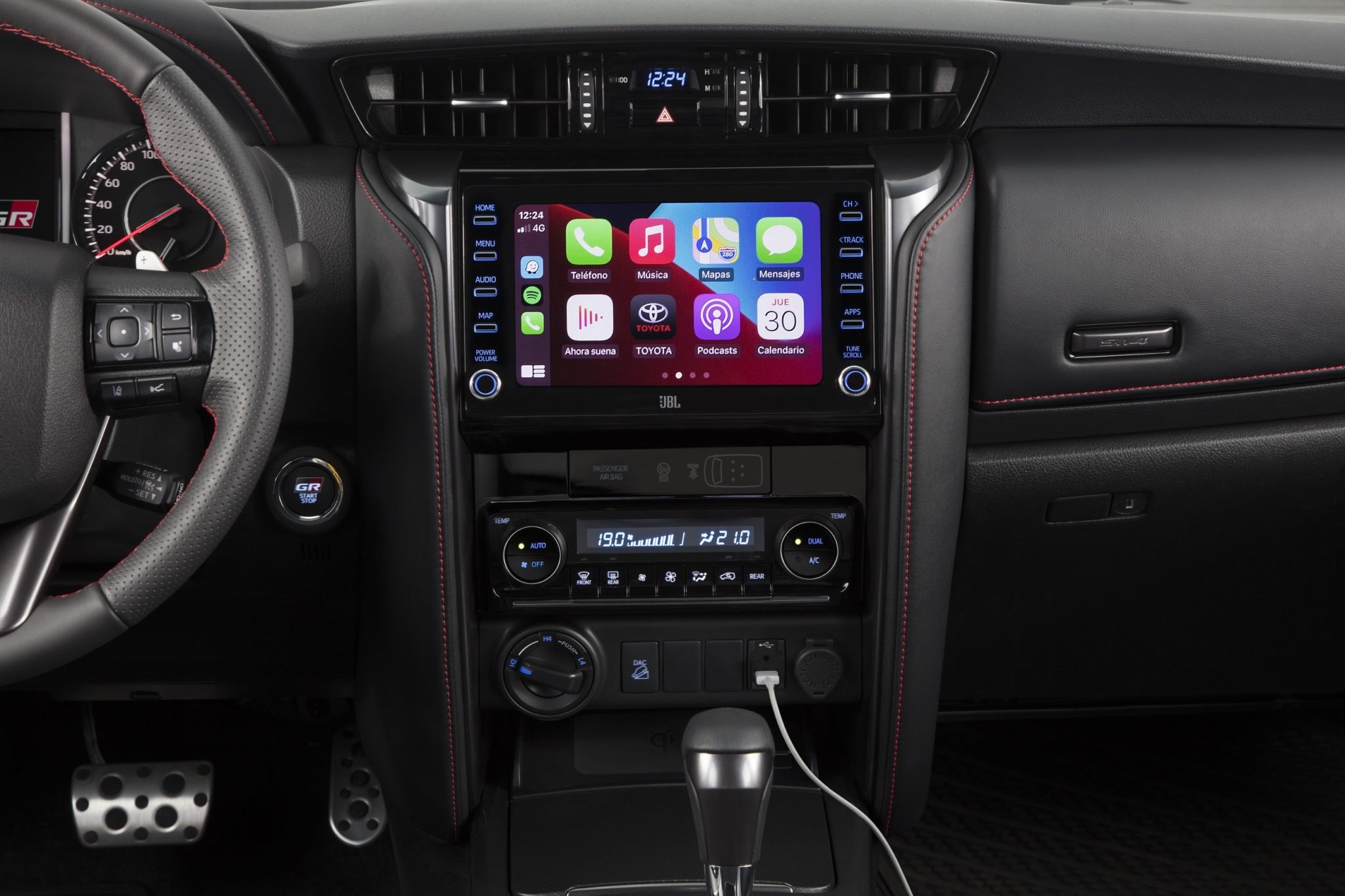 Toyota lança SW4 no Brasil com visual esportivo; veja o preço