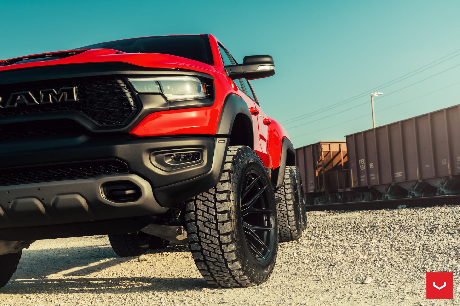 Ram 1500 TRX de 1.026 cv é convertida em 6x6; assista - Motor Show