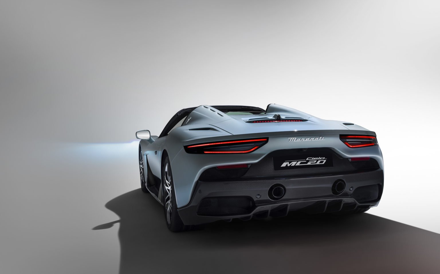 Maserati apresenta o conversível MC20 Cielo com capota de vidro