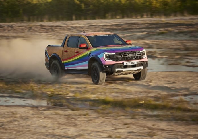 Ford revela nova Ranger Raptor com as cores da bandeira LGBTQ+