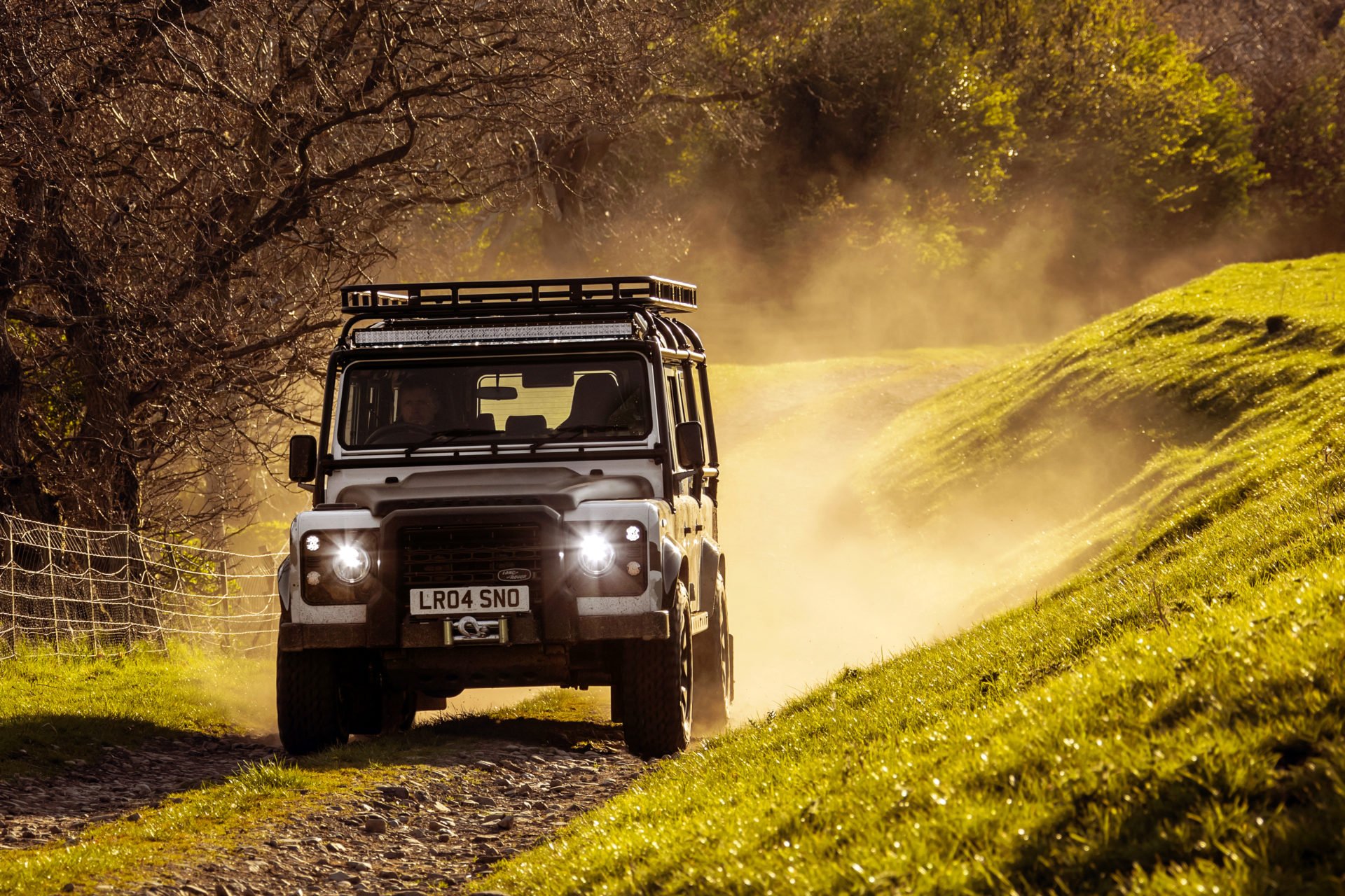 Land Rover Defender recebe edição limitada Works V8 Trophy II | Motor Show