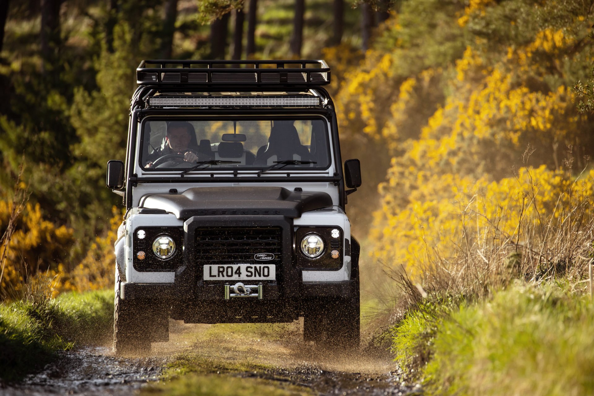 Land Rover Defender recebe edição limitada Works V8 Trophy II | Motor Show