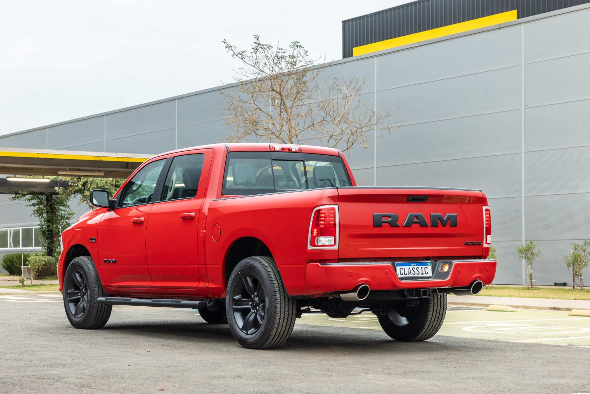 Ram Classic com motor V8 de 400 cv é apresentada no Brasil - Motor Show
