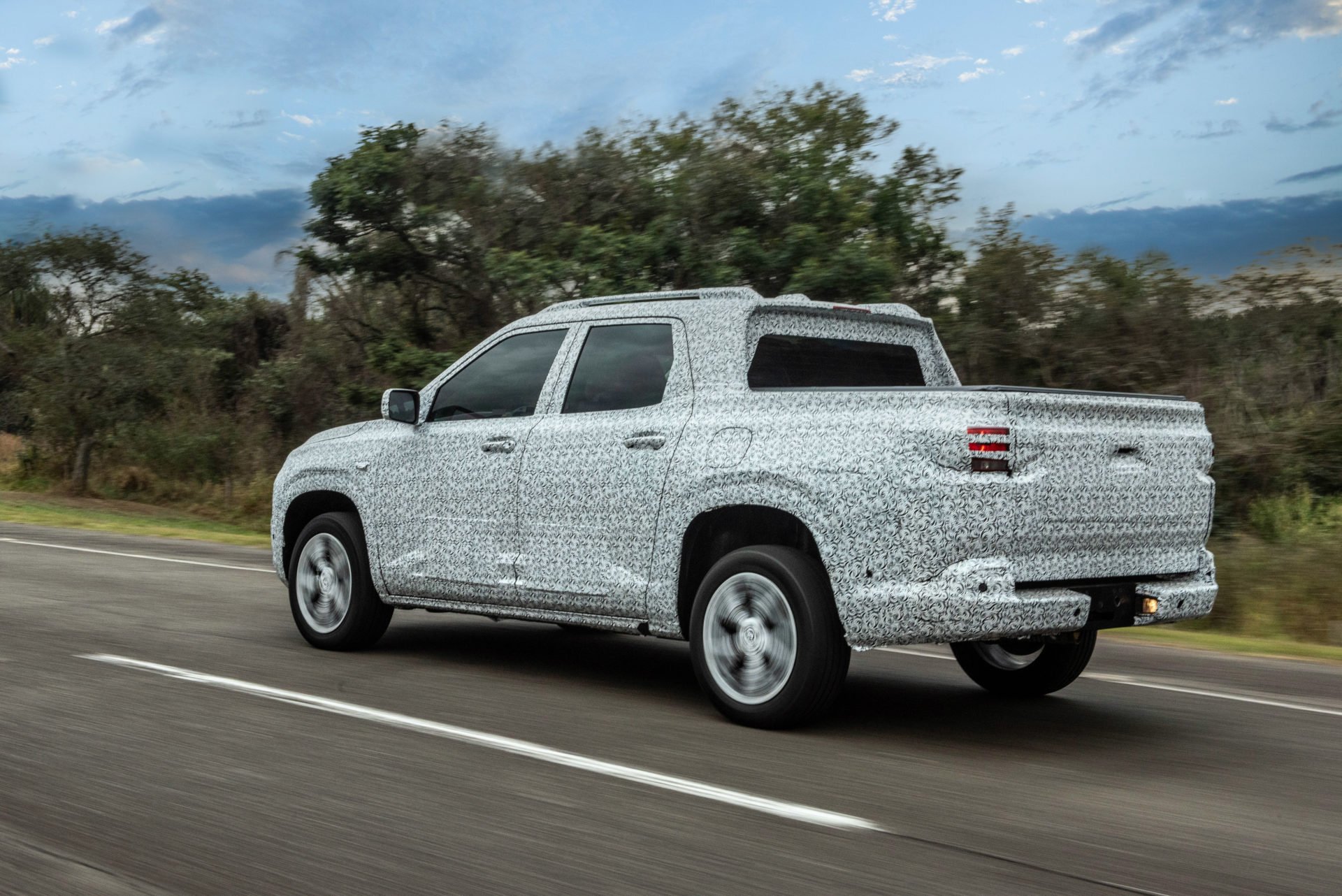 Tivemos um primeiro contato com a Chevrolet Montana 2023; confira ...