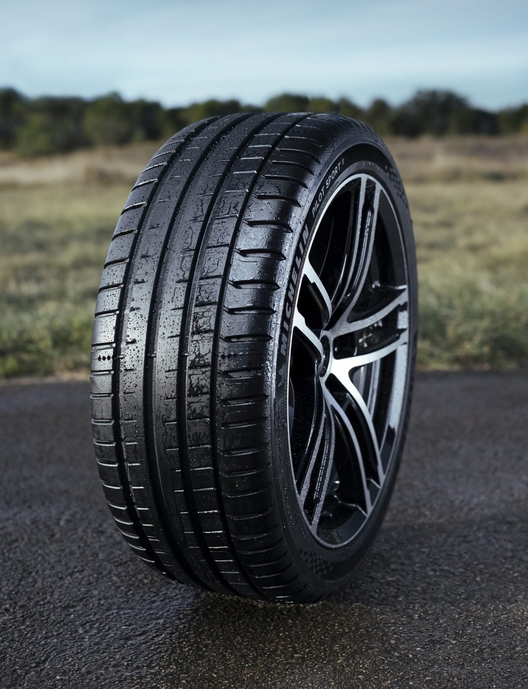 Michelin lança Pilot Sport 5, com foco para automóveis esportivos ...