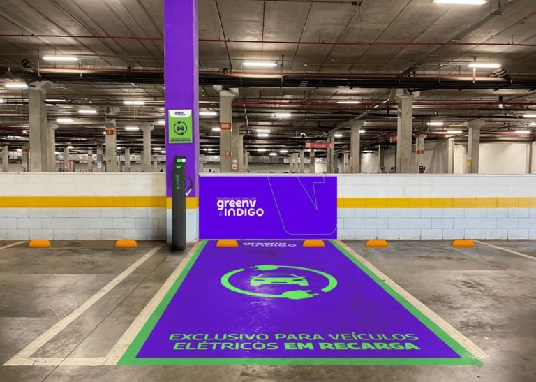 Carros elétricos: estacionamentos Indigo terão mais 350 pontos de recarga