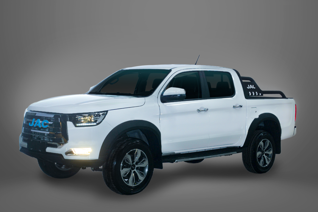 JAC Motors lança picape elétrica E-JP8 no Brasil por R$ 369.900