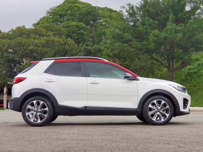 Avaliação: Kia Stonic é híbrido leve ágil e econômico, mas benefício ...