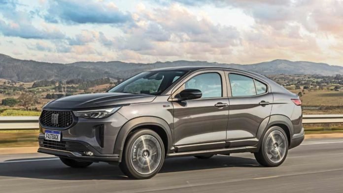 Avaliação: Fiat Fastback surfa na onda dos SUV-Cupês - Motor Show