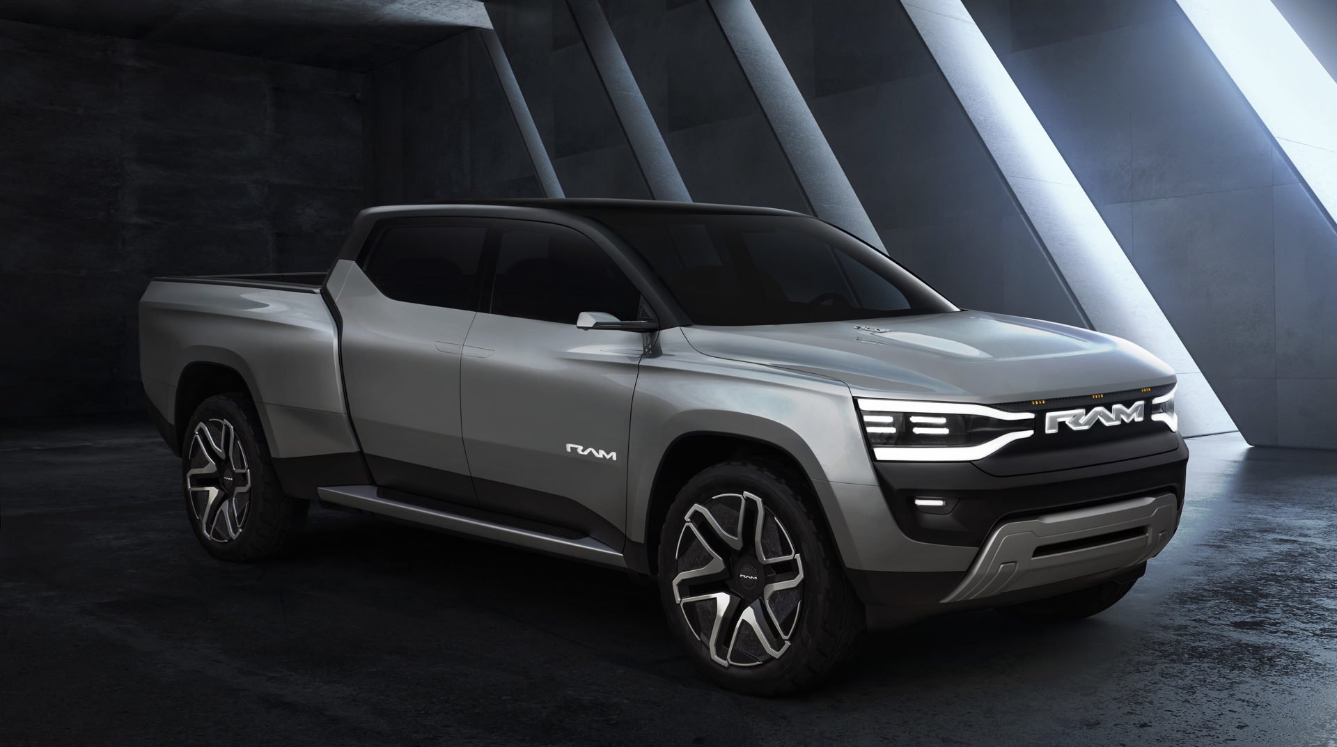 1ª picape elétrica da marca: Ram revela versão de produção da 1500 REV