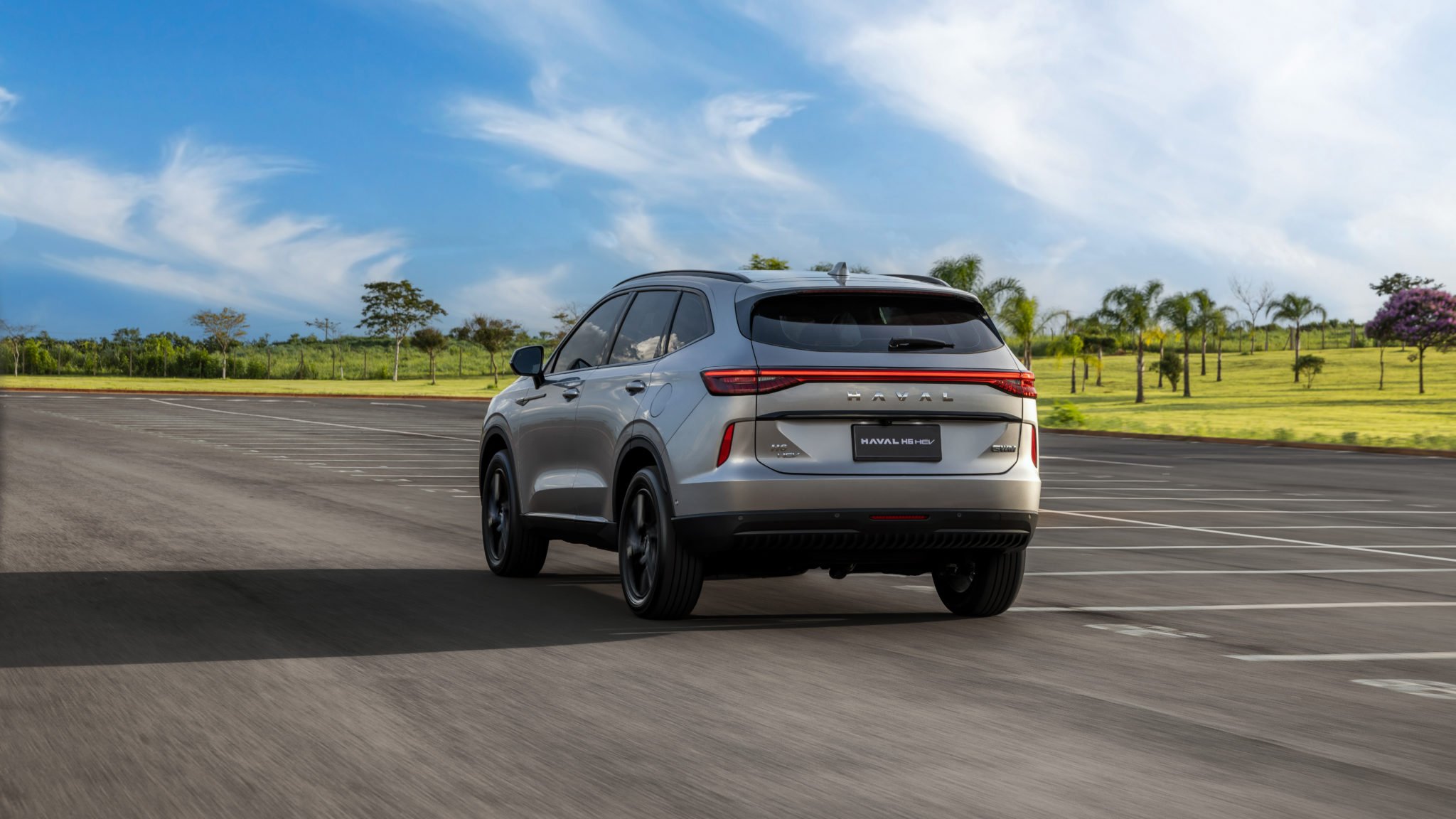 GWM entra definitivamente no mercado brasileiro, com o Haval H6 HEV